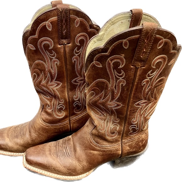 Ariat | Shoes | Ariat Womens Russet Rebel Legend Punchy Toe Boots ...